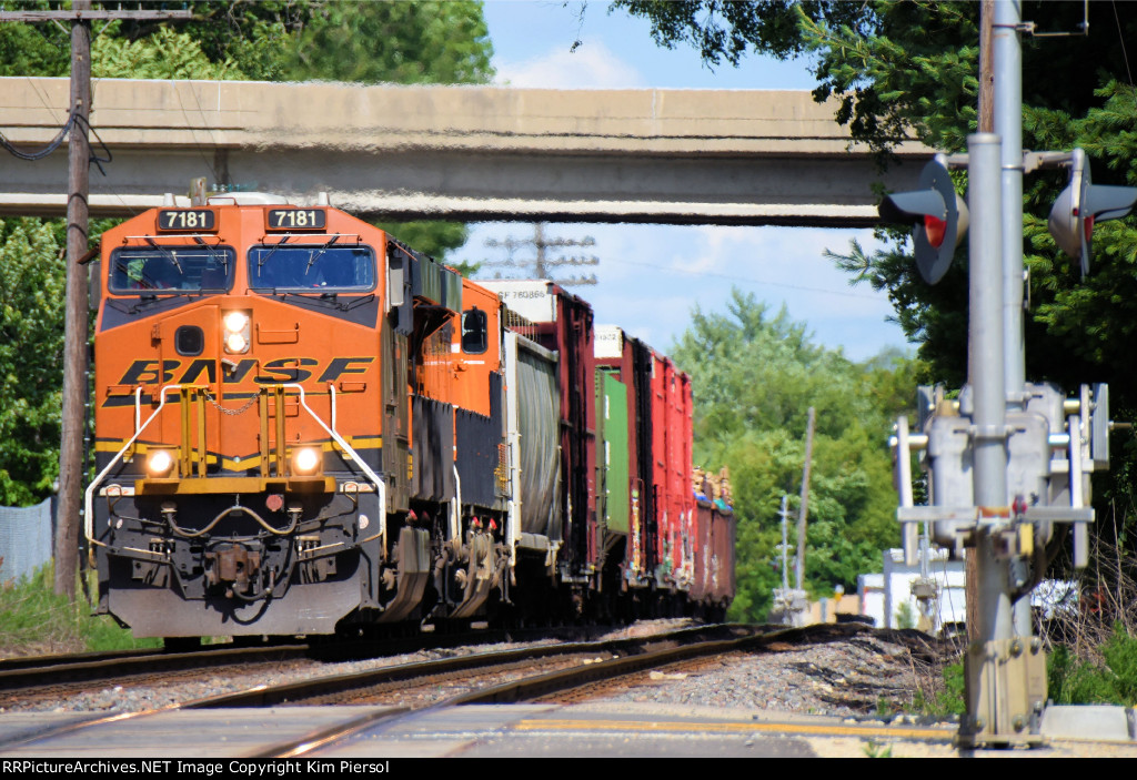 BNSF 7181